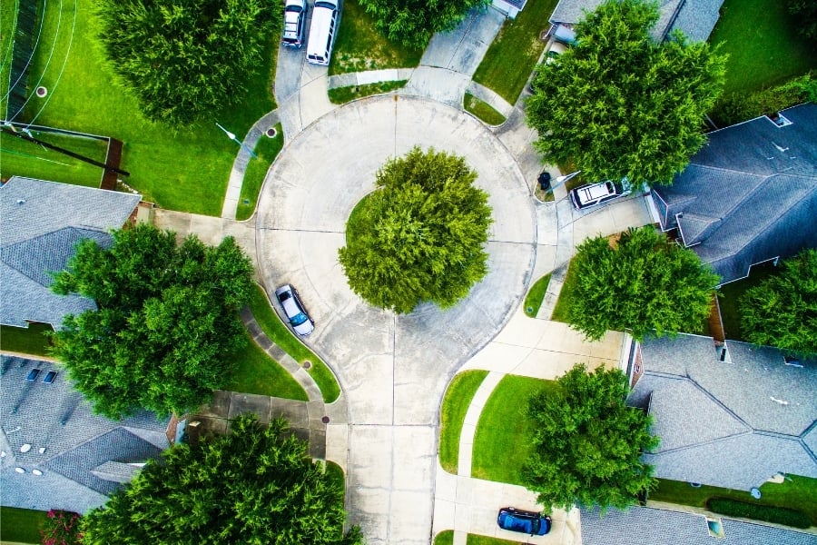 Pros and Cons of Living in a Cul-de-sac