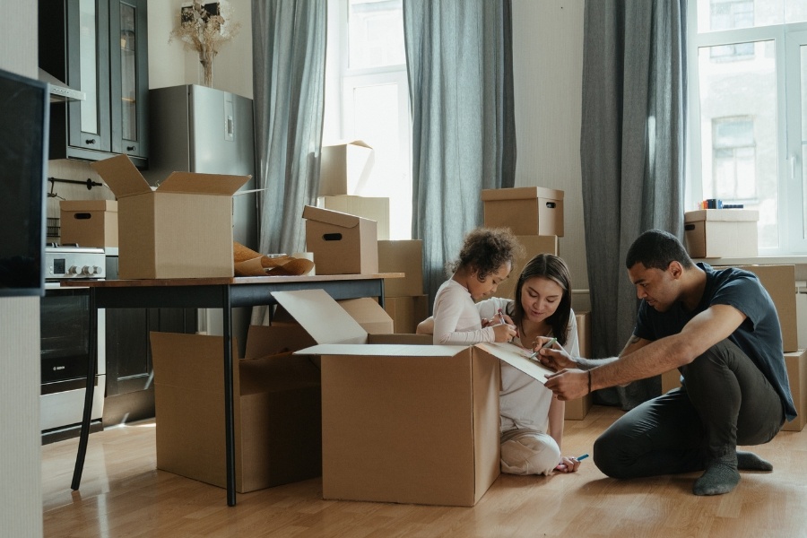 How to Stay Organized While Unpacking Your New Home