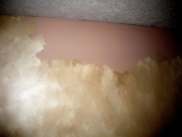 6 Decorating Disasters from Decades Past